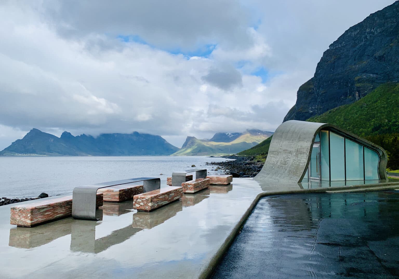 Her er verdens mest spektakulære toaletter - ett av dem ligger i Norge ...